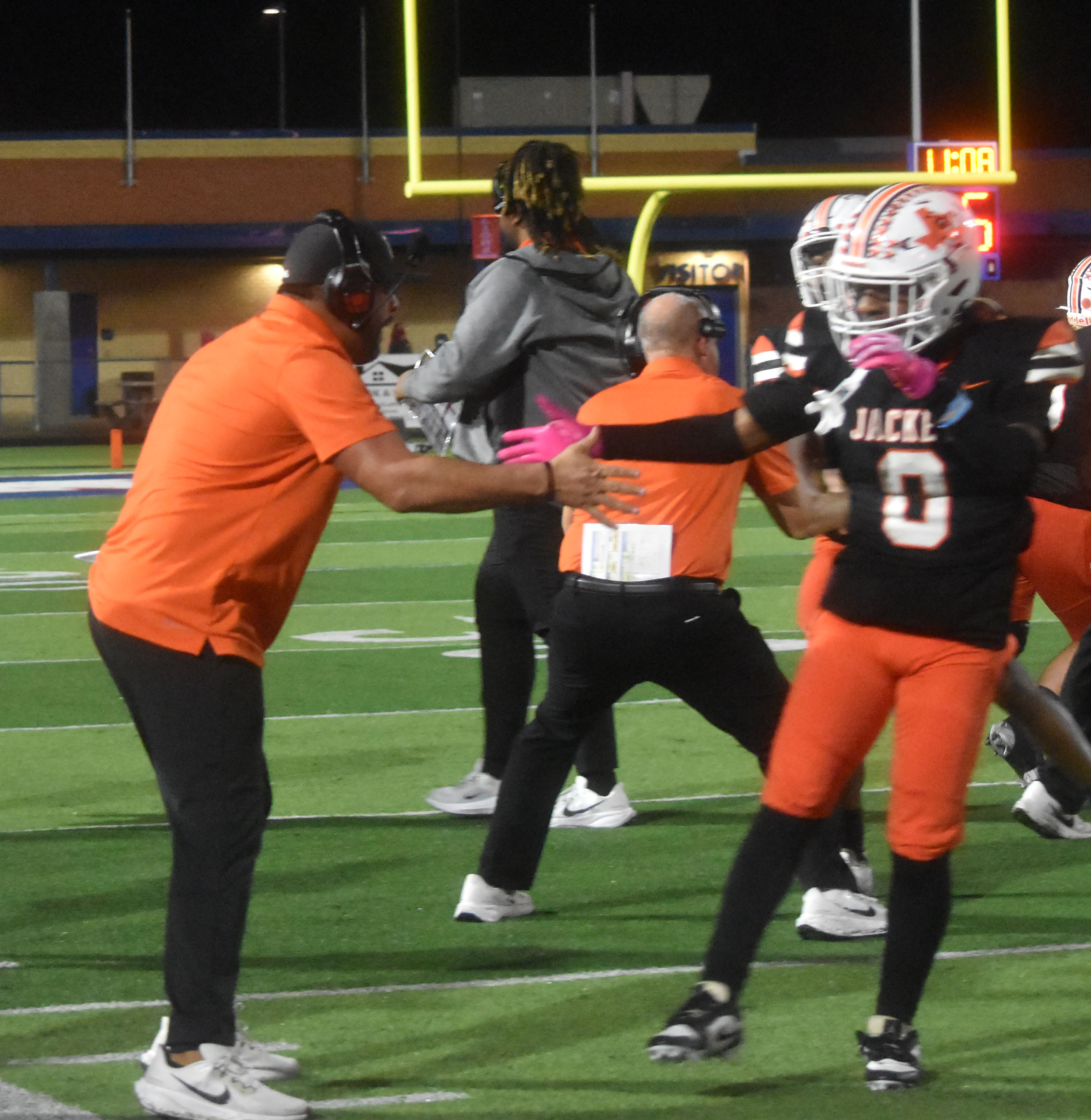 Football: Elysian Fields weathers the storm, clinches the area title in overtime win over ...